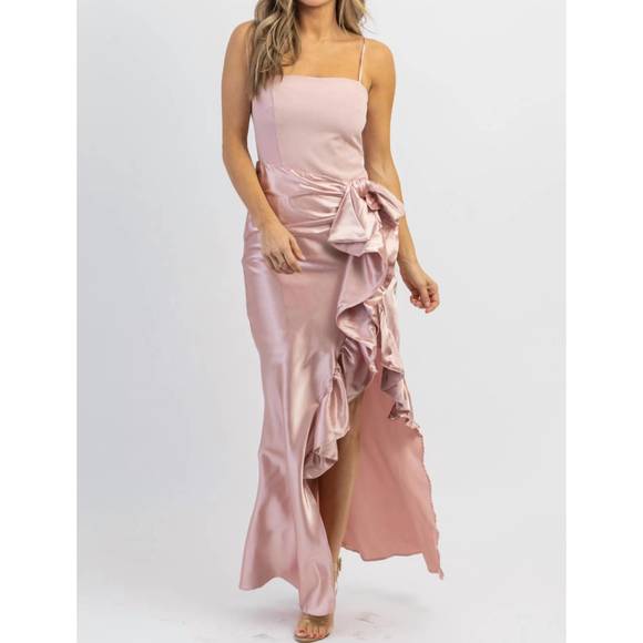 Mable | Dresses | New Mable Siobhan Side Ruffle Dress In Dusty Pink ...